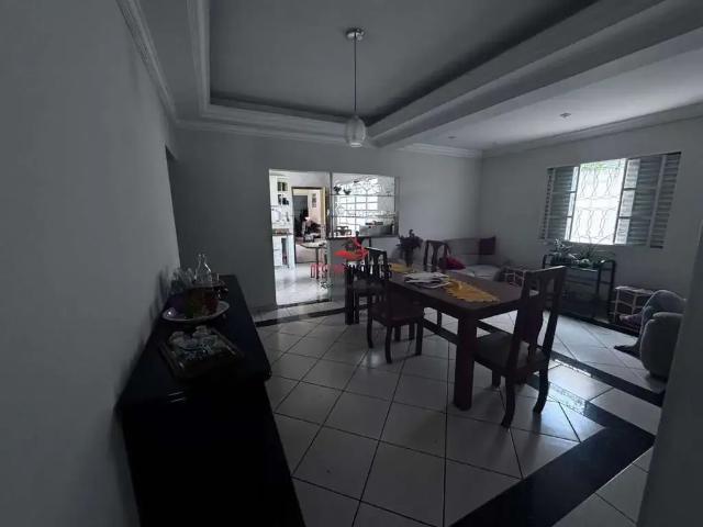 Casa / Sobrado para Venda em Uberlândia/MG Santa Mônica 3 Quartos