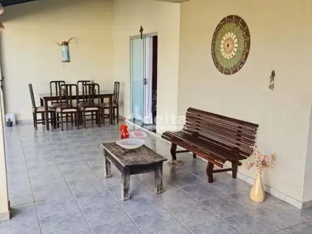 Casa / Sobrado para Venda em Uberlândia/MG Santa Mônica 3 Quartos