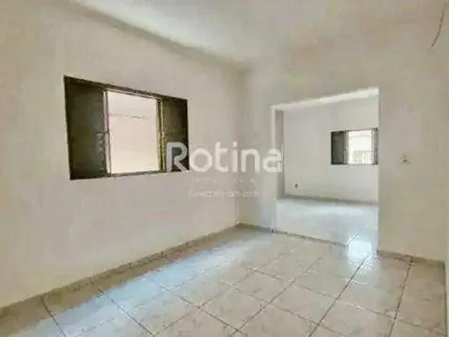 Casa / Sobrado para Venda em Uberlândia/MG Santa Mônica 3 Quartos