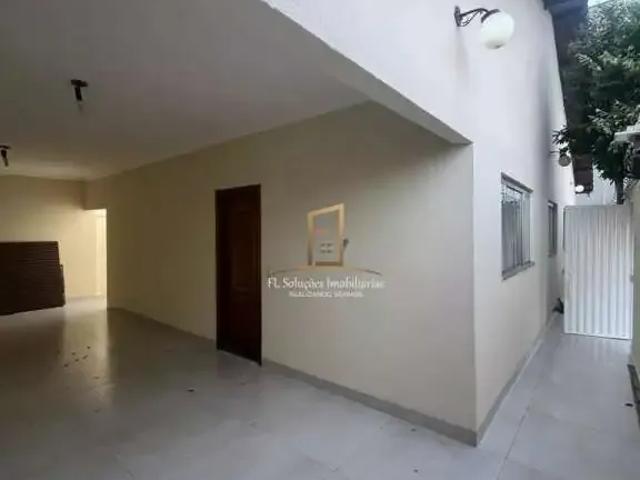 Casa / Sobrado para Venda em Uberlândia/MG Santa Mônica 3 Quartos