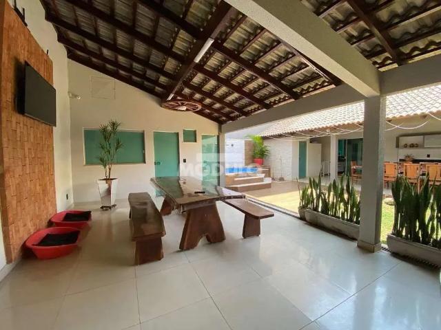 Casa / Sobrado para Venda em Uberlândia/MG Santa Mônica 3 Quartos