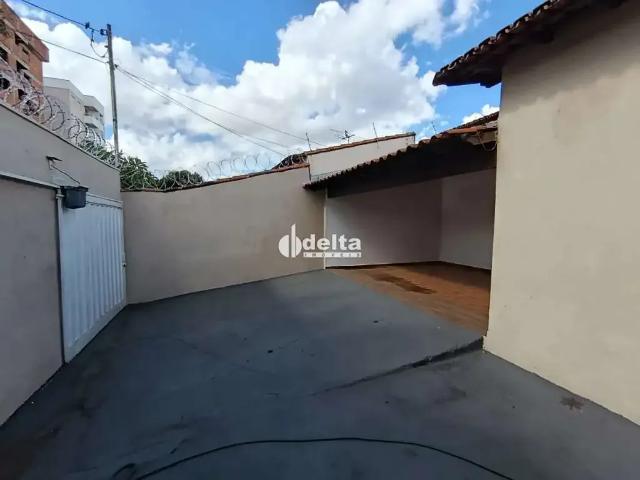 Casa / Sobrado para Venda em Uberlândia/MG Santa Mônica 3 Quartos