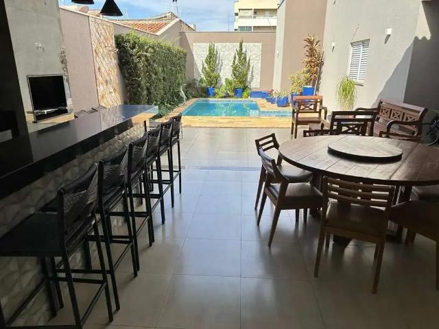 Casa / Sobrado para Venda em Uberlândia/MG Santa Mônica 3 Quartos