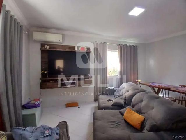 Casa / Sobrado para Venda em Uberlândia/MG Santa Mônica 3 Quartos