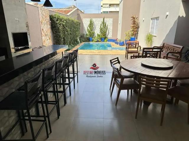 Casa / Sobrado para Venda em Uberlândia/MG Santa Mônica 3 Quartos