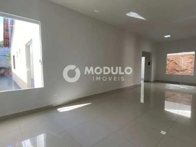 Casa / Sobrado para Venda em Uberlândia/MG Santa Mônica 3 Quartos