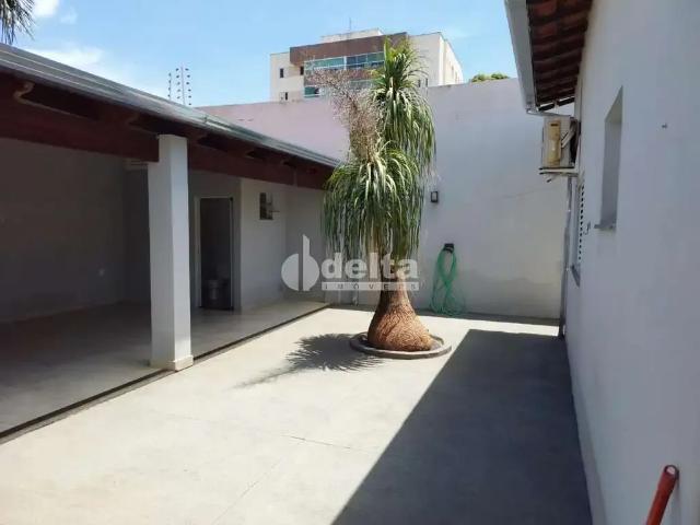 Casa / Sobrado para Venda em Uberlândia/MG Santa Mônica 3 Quartos