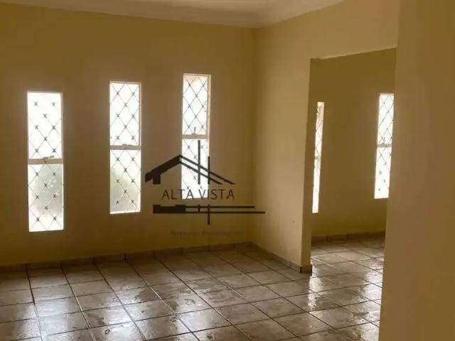 Casa / Sobrado para Venda em Uberlândia/MG Santa Mônica 3 Quartos