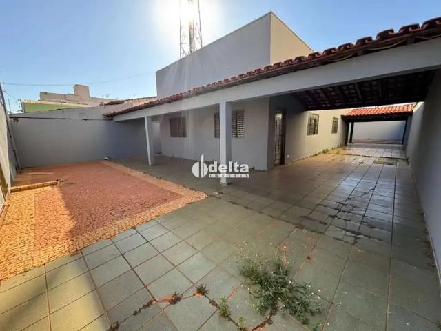 Casa / Sobrado para Venda em Uberlândia/MG Santa Mônica 3 Quartos