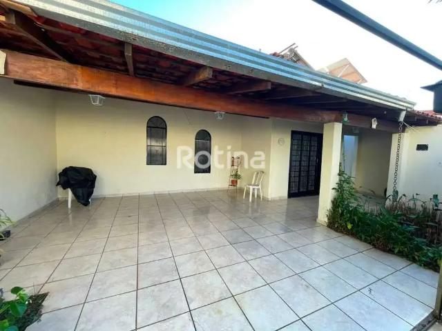Casa / Sobrado para Venda em Uberlândia/MG Santa Mônica 3 Quartos