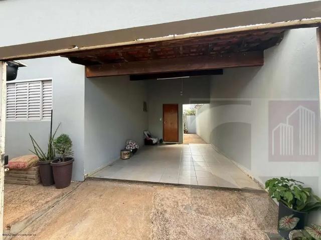 Casa / Sobrado para Venda em Uberlândia/MG Santa Mônica 3 Quartos