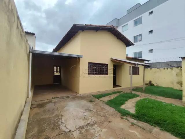 Casa / Sobrado para Venda em Uberlândia/MG Santa Mônica 3 Quartos