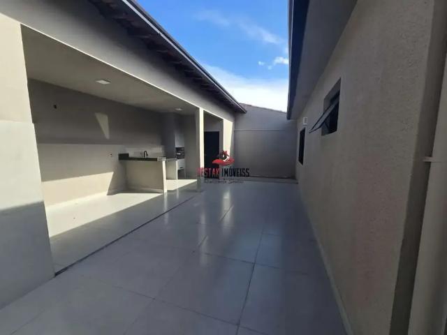 Casa / Sobrado para Venda em Uberlândia/MG Santa Mônica 3 Quartos