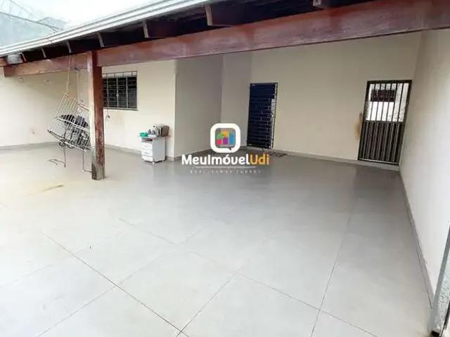 Casa / Sobrado para Venda em Uberlândia/MG Santa Mônica 3 Quartos