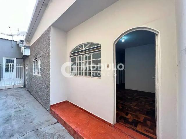 Casa / Sobrado para Venda em Uberlândia/MG Santa Mônica 3 Quartos