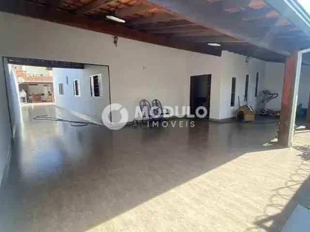 Casa / Sobrado para Venda em Uberlândia/MG Santa Mônica 3 Quartos