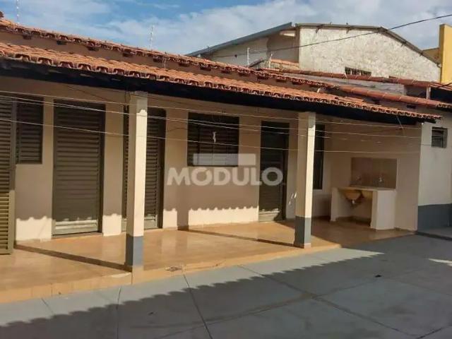 Casa / Sobrado para Venda em Uberlândia/MG Santa Mônica 3 Quartos