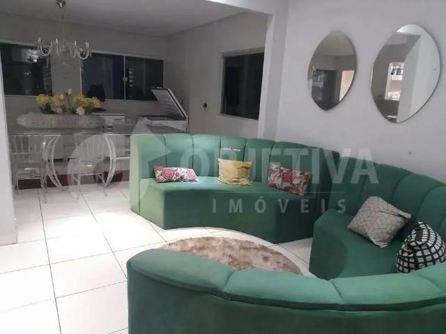 Casa / Sobrado para Venda em Uberlândia/MG Santa Mônica 3 Quartos