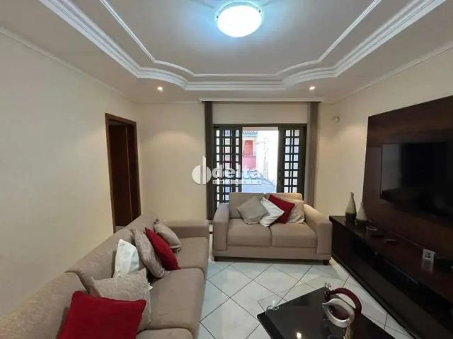 Casa / Sobrado para Venda em Uberlândia/MG Santa Mônica 3 Quartos