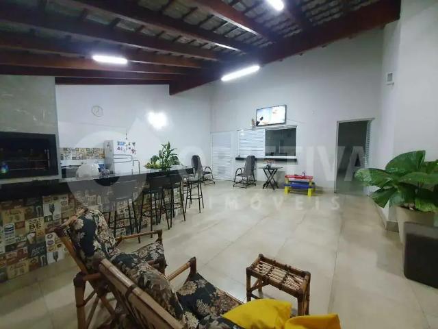 Casa / Sobrado para Venda em Uberlândia/MG Santa Mônica 4 Quartos