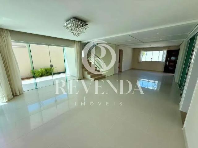 Casa / Sobrado para Venda em Uberlândia/MG Santa Mônica 4 Quartos