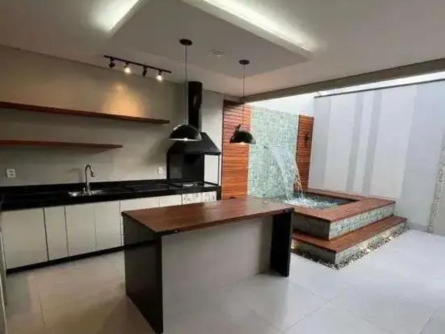 Casa / Sobrado para Venda em Uberlândia/MG Santa Mônica 4 Quartos