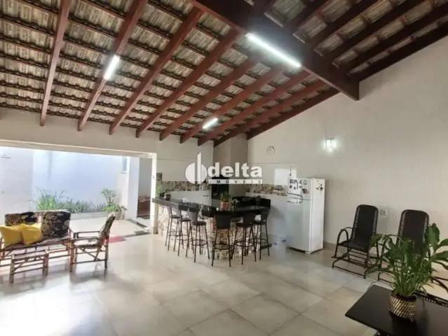 Casa / Sobrado para Venda em Uberlândia/MG Santa Mônica 4 Quartos