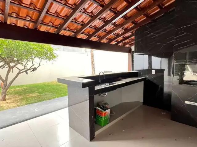 Casa / Sobrado para Venda em Uberlândia/MG Santa Mônica 4 Quartos