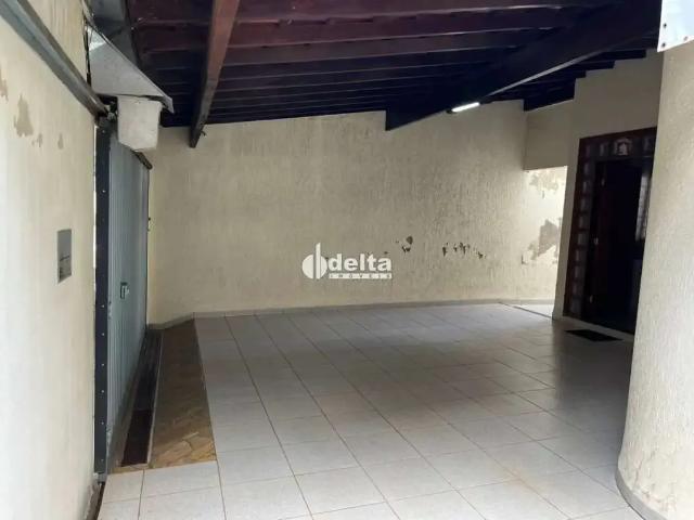 Casa / Sobrado para Venda em Uberlândia/MG Santa Mônica 4 Quartos
