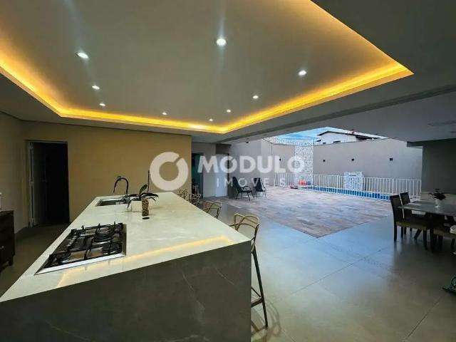Casa / Sobrado para Venda em Uberlândia/MG Santa Mônica 4 Quartos