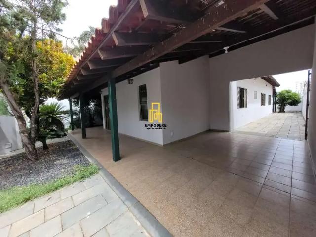 Casa / Sobrado para Venda em Uberlândia/MG Santa Mônica 4 Quartos