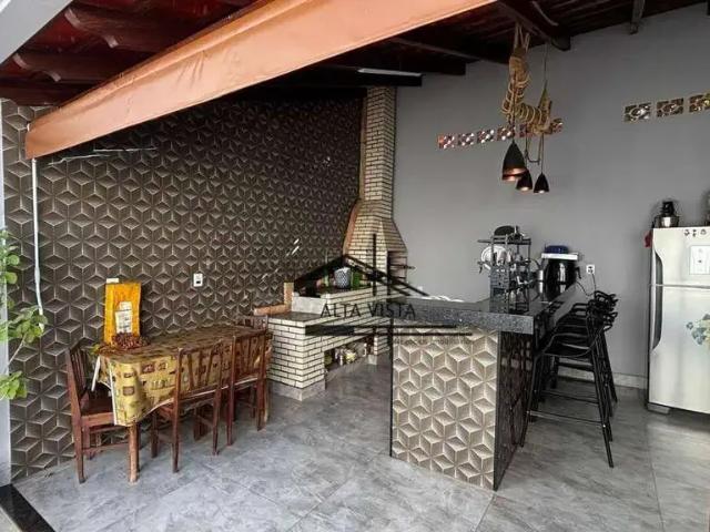 Casa / Sobrado para Venda em Uberlândia/MG Santa Mônica 4 Quartos