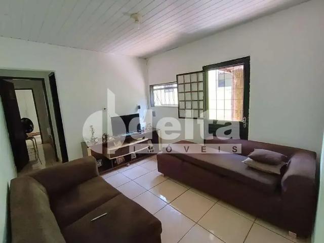 Casa / Sobrado para Venda em Uberlândia/MG Santa Mônica 4 Quartos