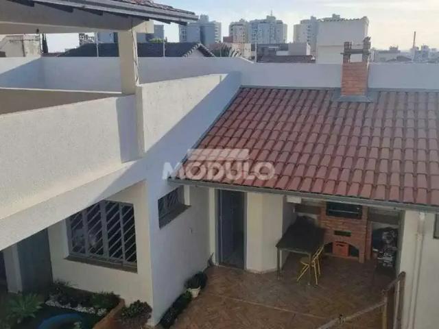 Casa / Sobrado para Venda em Uberlândia/MG Santa Mônica 5 Quartos