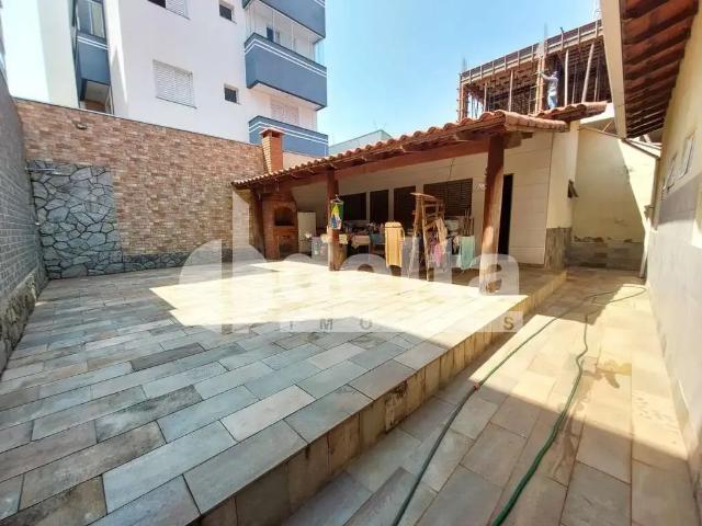Casa / Sobrado para Venda em Uberlândia/MG Santa Mônica 5 Quartos