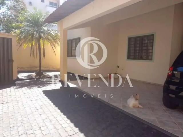 Casa / Sobrado para Venda em Uberlândia/MG Santa Mônica 5 Quartos