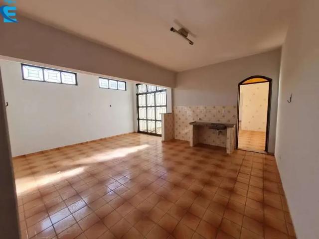 Casa / Sobrado para Venda em Uberlândia/MG Santa Mônica 5 Quartos