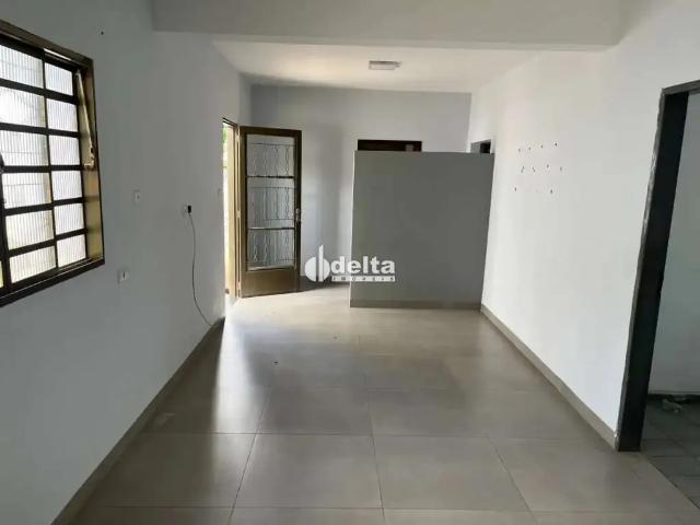 Casa / Sobrado para Venda em Uberlândia/MG Santa Mônica 6 Quartos