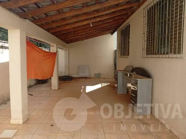 Casa / Sobrado para Venda em Uberlândia/MG Santa Mônica 6 Quartos
