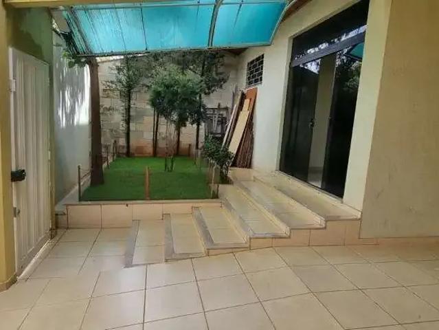 Casa / Sobrado para Venda em Uberlândia/MG Santa Mônica 7 Quartos