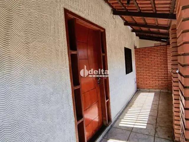 Casa / Sobrado para Venda em Uberlândia/MG Santa Mônica 7 Quartos