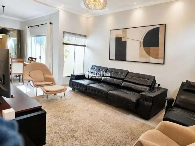 Casa / Sobrado para Venda em Uberlândia/MG Santa Rosa 4 Quartos