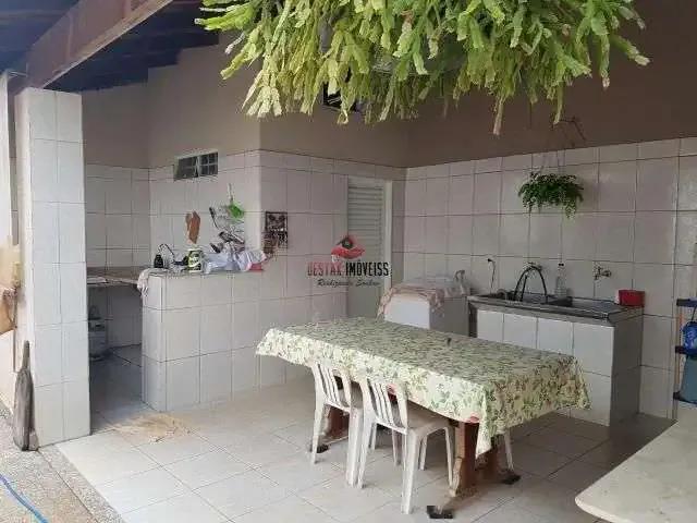 Casa / Sobrado para Venda em Uberlândia/MG Santa Rosa 4 Quartos