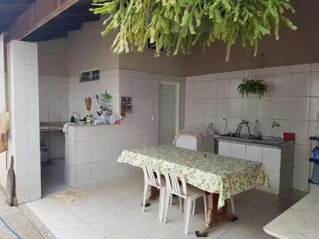 Casa / Sobrado para Venda em Uberlândia/MG Santa Rosa 4 Quartos