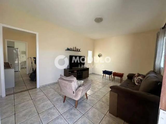 Casa / Sobrado para Venda em Uberlândia/MG Santa Rosa 4 Quartos
