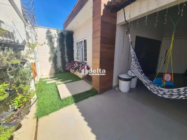 Casa / Sobrado para Venda em Uberlândia/MG Santa Rosa 4 Quartos