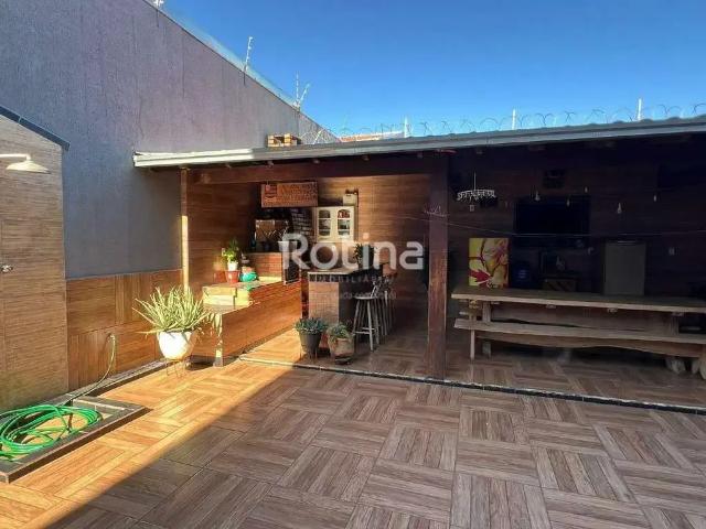 Casa / Sobrado para Venda em Uberlândia/MG Santa Rosa 3 Quartos