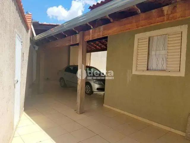 Casa / Sobrado para Venda em Uberlândia/MG Santa Rosa 3 Quartos