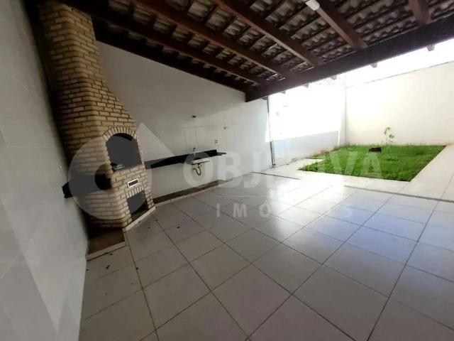 Casa / Sobrado para Venda em Uberlândia/MG Santa Rosa 3 Quartos
