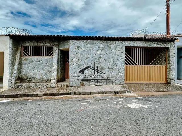Casa / Sobrado para Venda em Uberlândia/MG Santa Rosa 3 Quartos